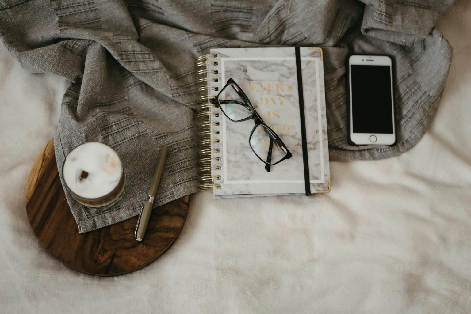 70 Bedtime Journal Prompts to Help You Unwind and Relax